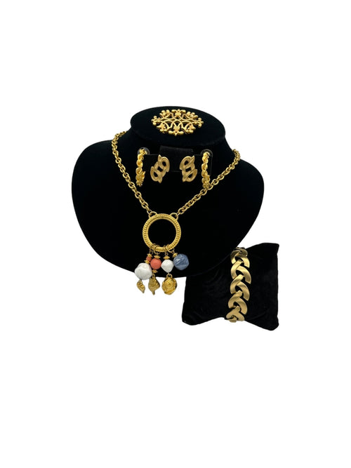Happy Together Curated Collections – 24 Wishes Vintage Jewelry